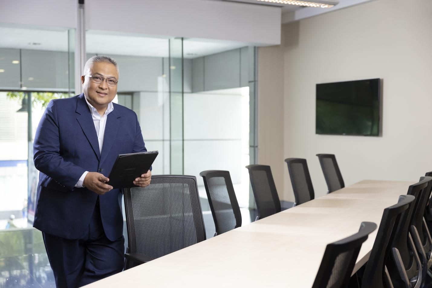 Globe CEO Carl Cruz outlines strategic direction, driving innovation ...